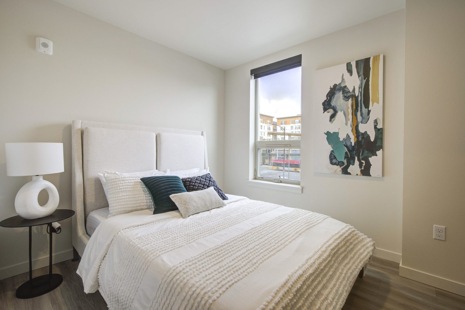 Maris: Luxury Apartments in West Seattle, WA