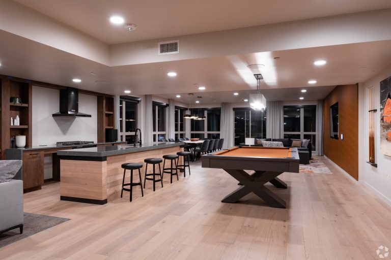 Maris: Luxury Apartments in West Seattle, WA